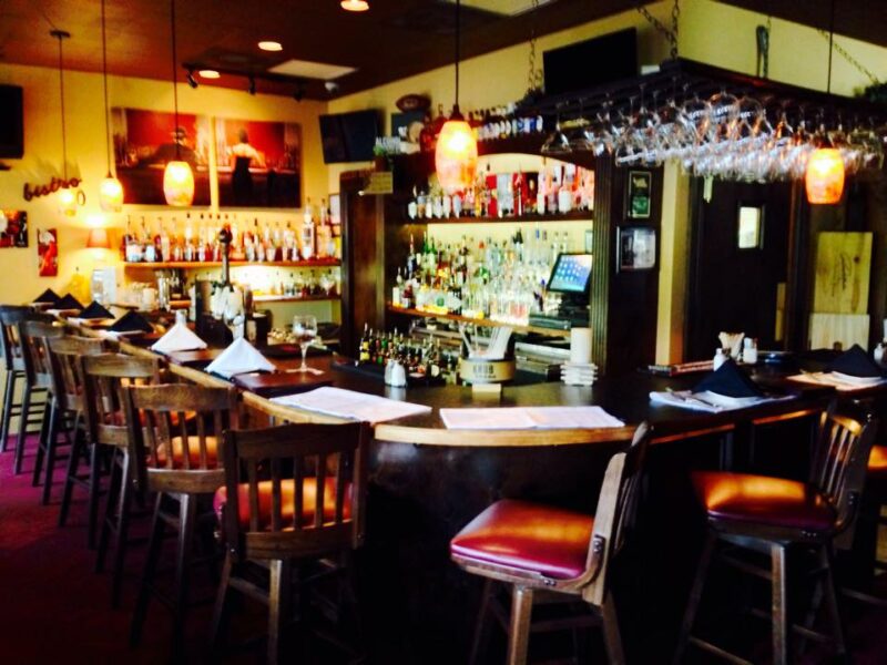 The Bar ⋆ Bistro 90