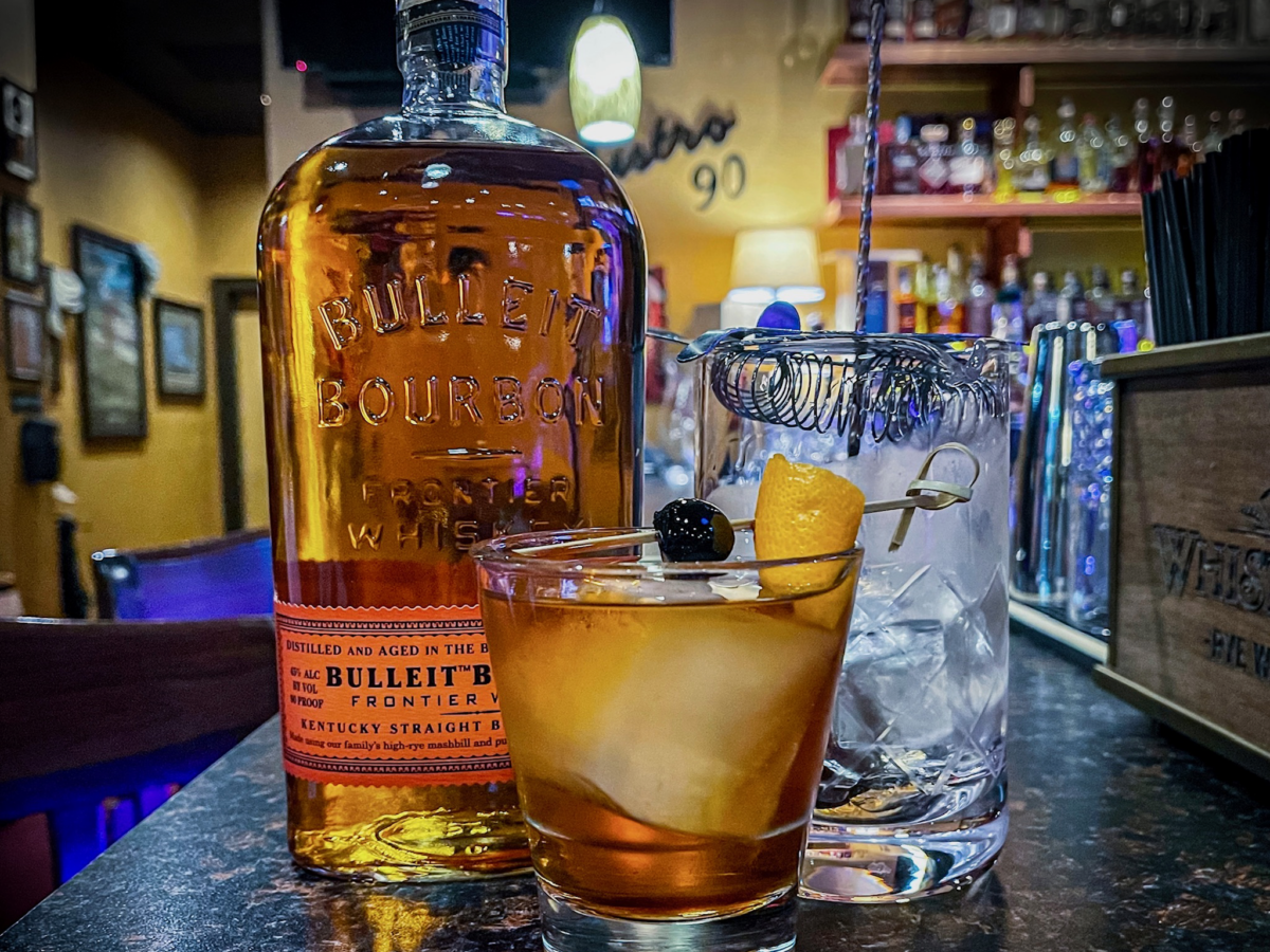 The Bar ⋆ Bistro 90